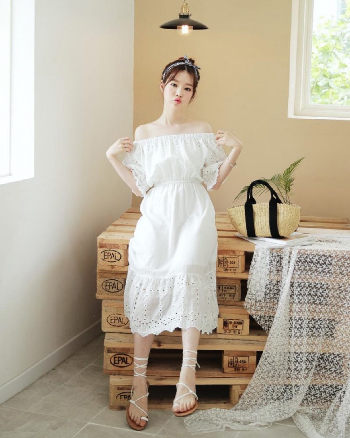 10 Mẫu đầm hở vai siêu xinh phái đẹp tuyệt đối đừng nên bỏ qua