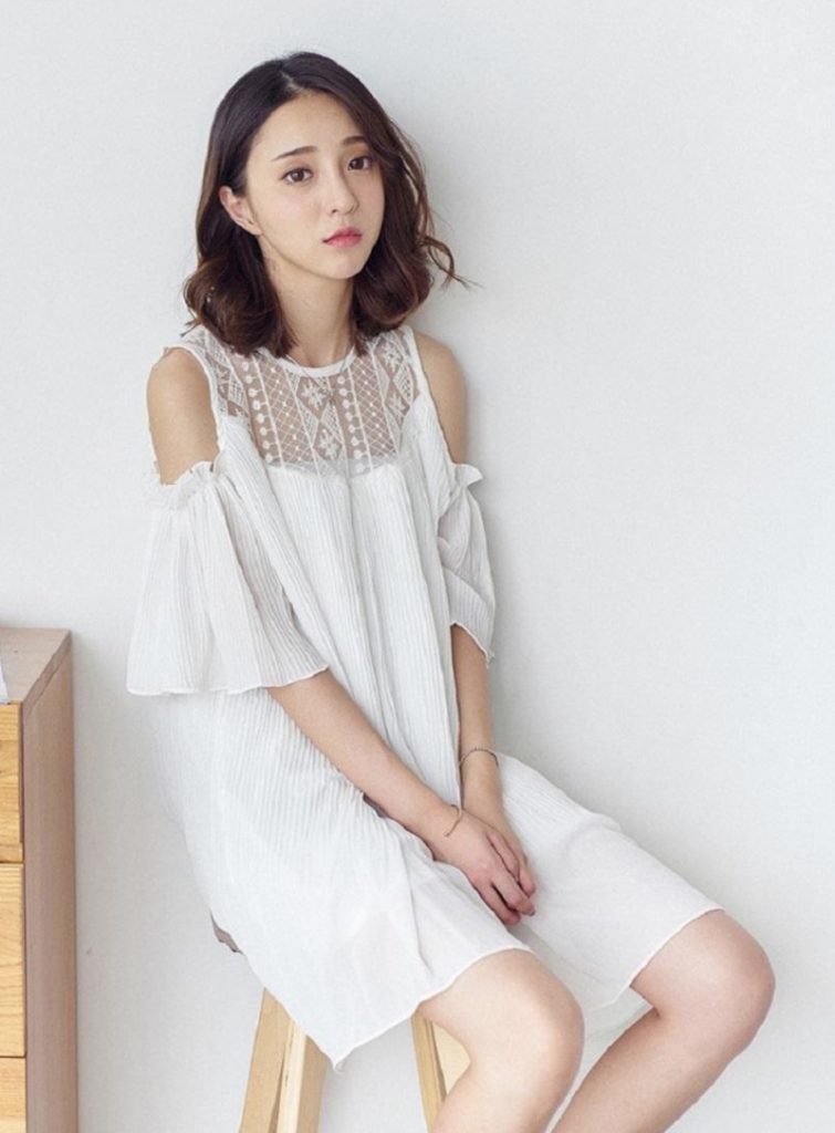 10 Mẫu đầm hở vai siêu xinh phái đẹp tuyệt đối đừng nên bỏ qua